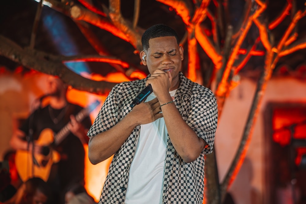 215 milhões de plays em 8 meses de carreira: Netto Brito ganha ...
